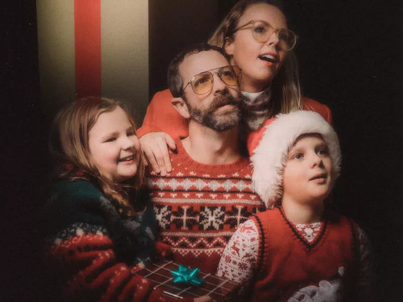 These Awkward Family Photos Are So Bad They’re Good
